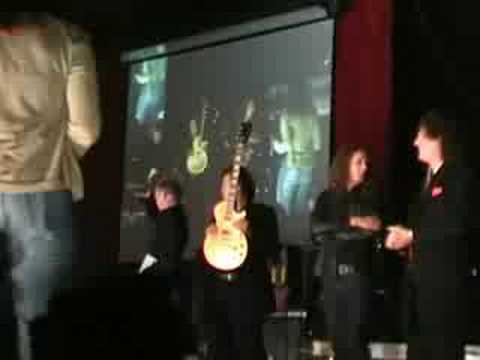 Riffathon Winner 2005 Martin Tomkins & Jimmy Page & Brian May - YouTube