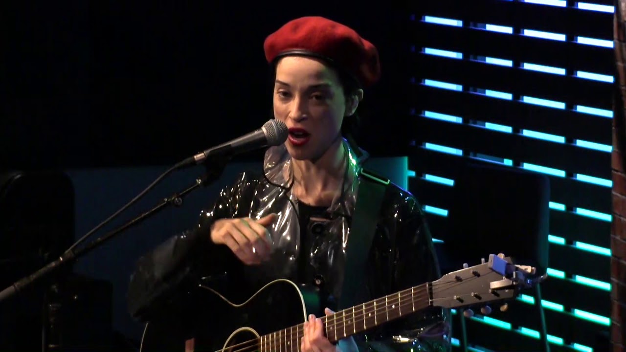St. Vincent Interview: "Start In Music/Working With David Burns" - YouTube