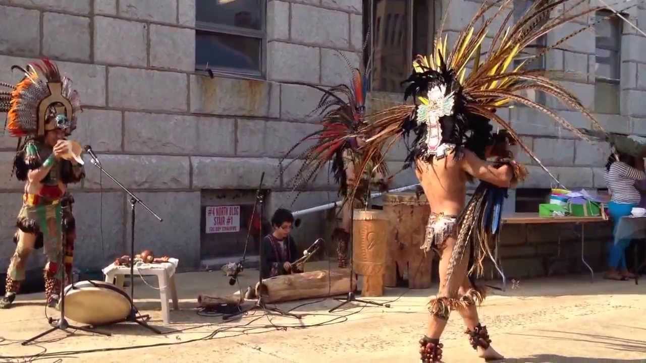 Ollin Yoliztli Calmecac Aztec Dance Philadelphia -- Fire Dance - YouTube