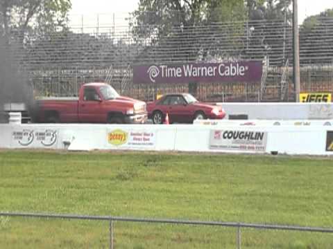 Toby's Mustang Vs diesel truck - YouTube