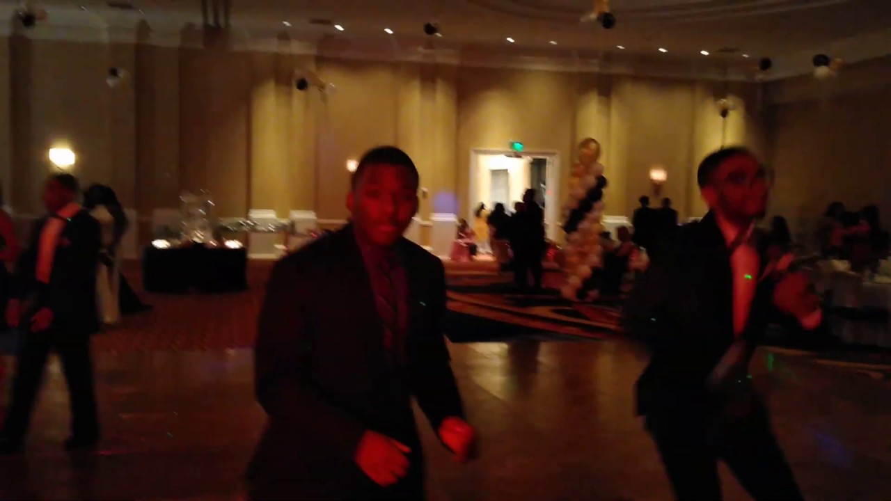 We Dancing In The Senior Prom - YouTube