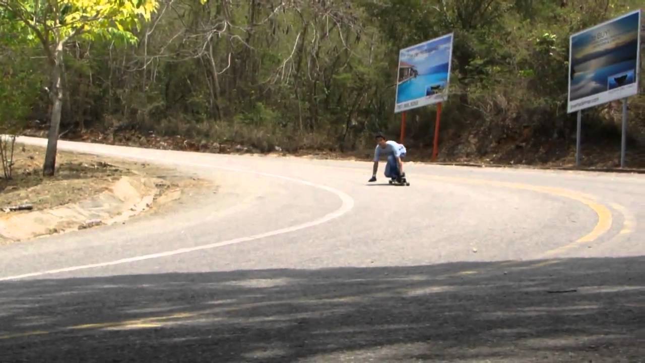 Longboard slides Puerto Rico - YouTube