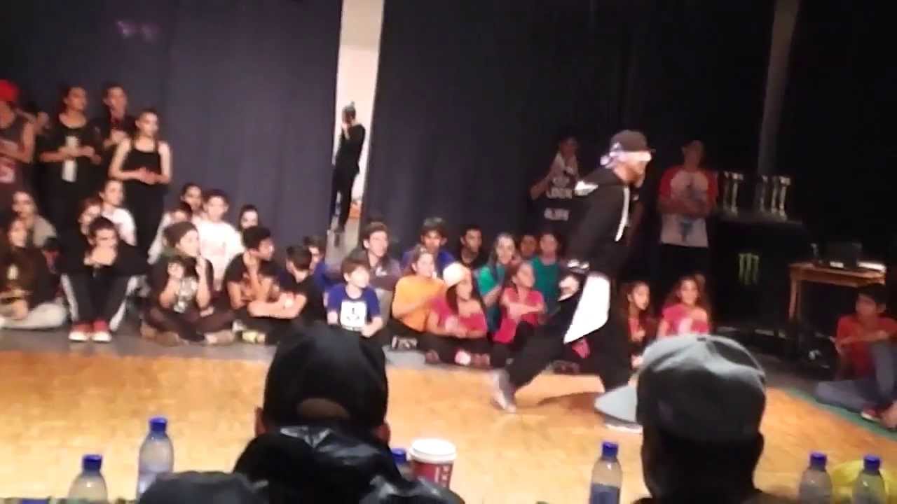 DANCE BATTLE ARENA SHOWCASE MAESTRO FROM LMC LOCKERS - YouTube