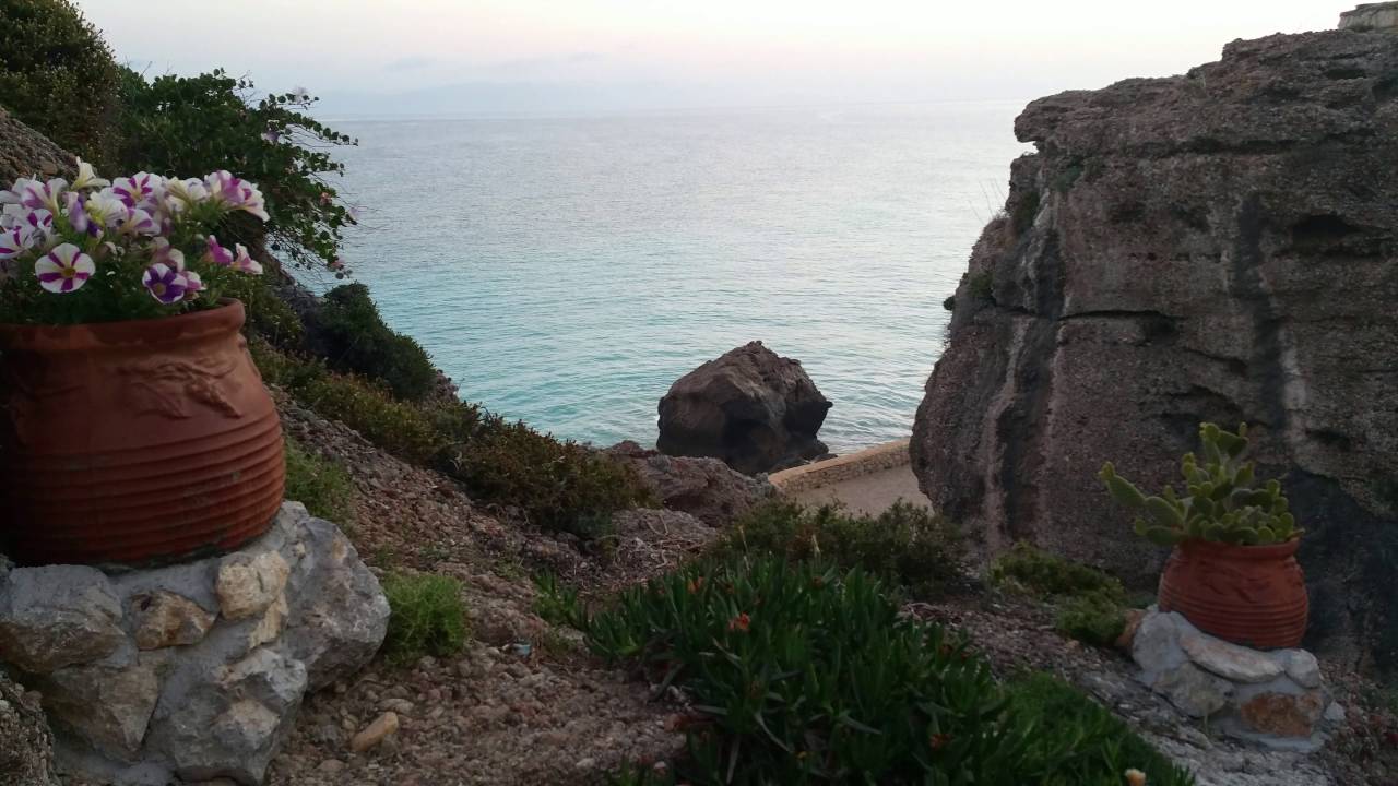 Σπήλαιο Αρχαγγελου Μιχαήλ Πανορμιτη κάτω πέτρες Ρόδος - YouTube