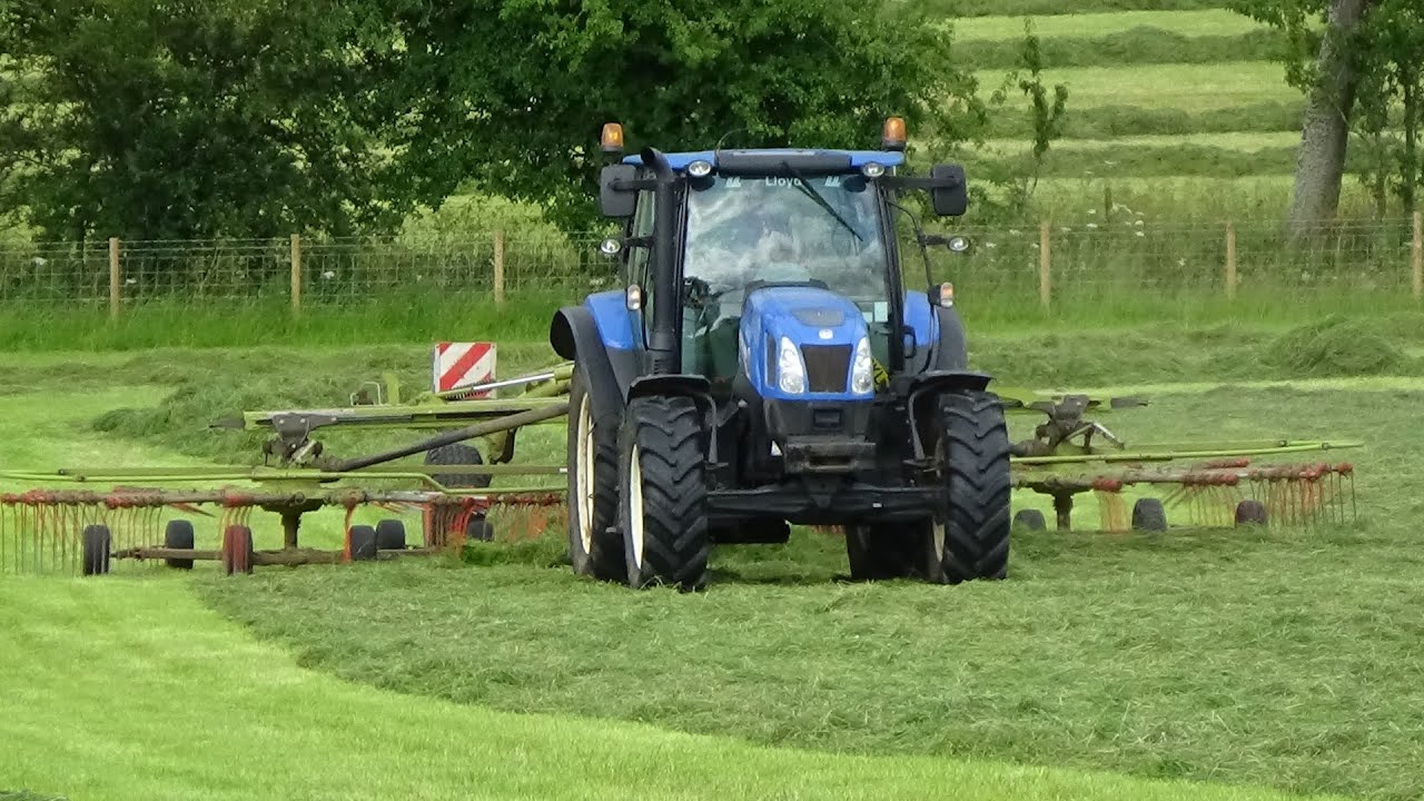 Cumbrian Silage - Rowing Up Grass with New Holland T6.165 & Claas ...