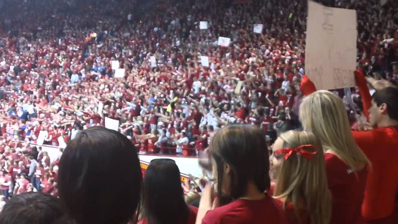 Indiana Basketball Fans Going Insane During Kentucky Game - YouTube