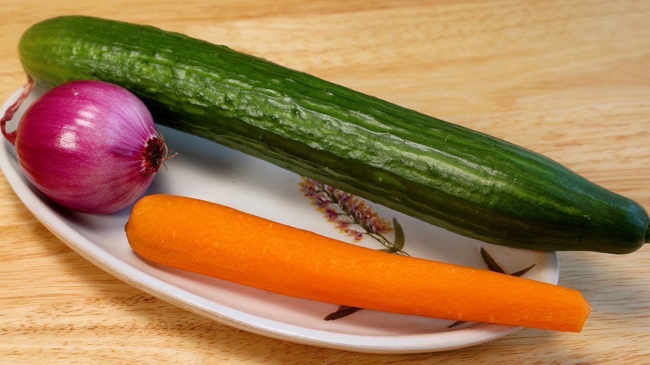 1 Cucumber with 1 carrot. Super simple and delicious dinner or lunch ...