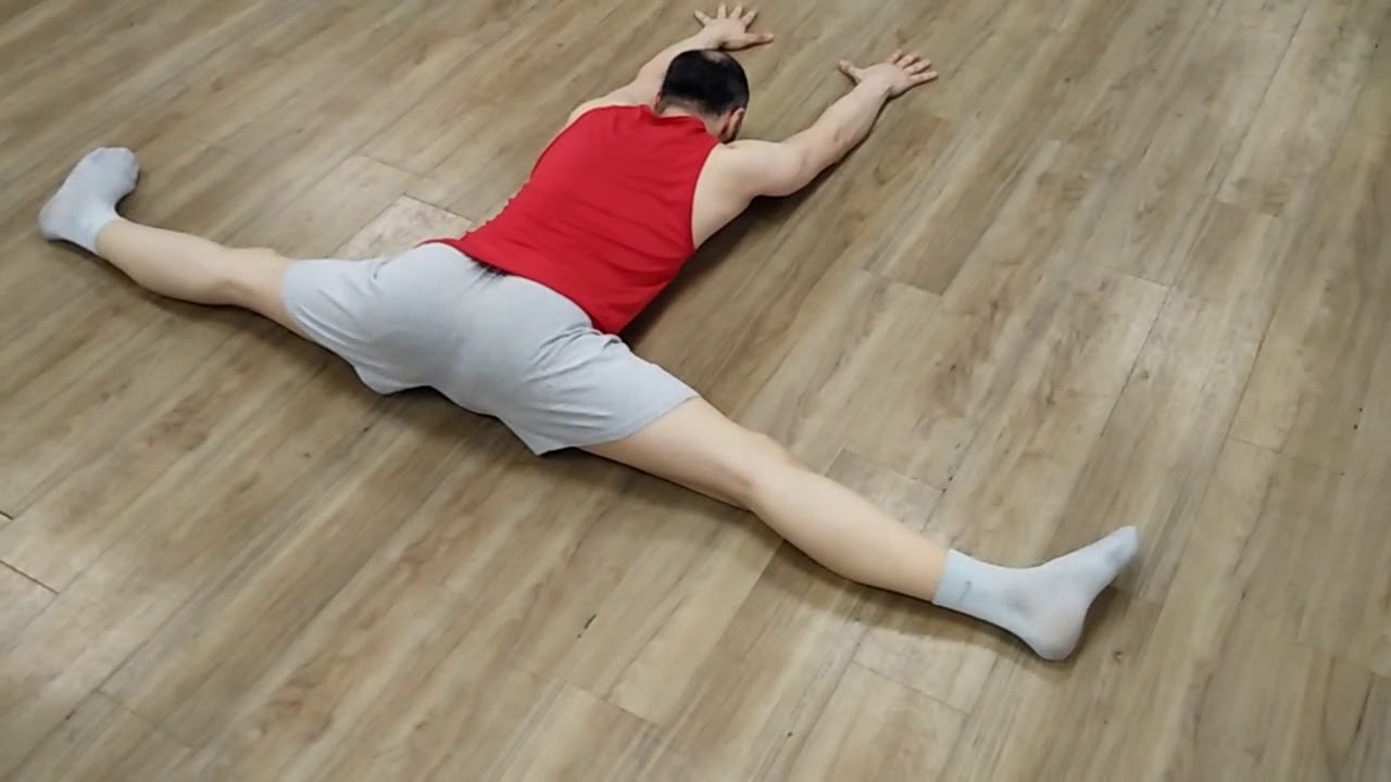 Pancake split - YouTube