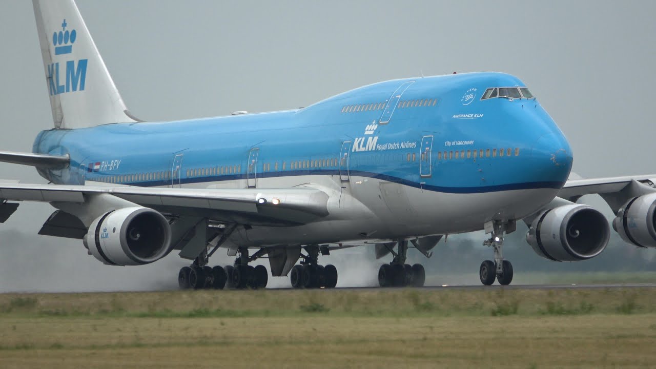 KLM Boeing 747-400 Landing At Schiphol, Amsterdam - YouTube
