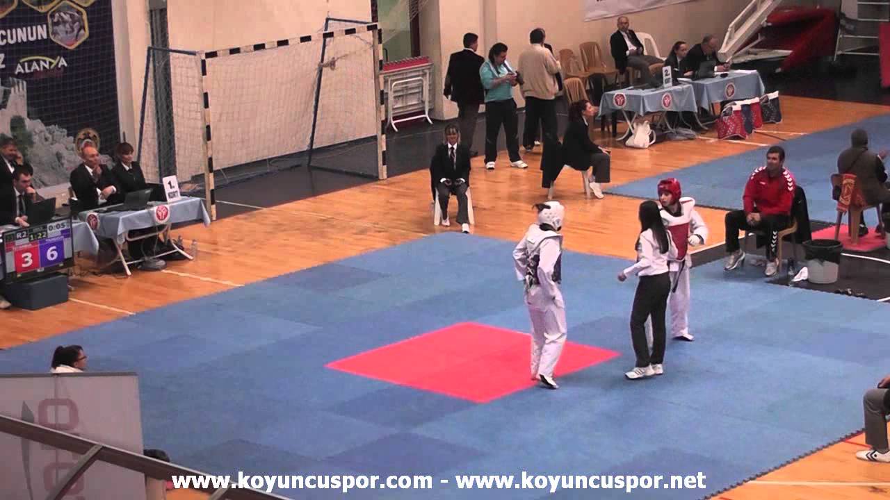 53kg Derya Dagdelen vs Kubra Dagli (2013 Turkish Senyor TKD ...
