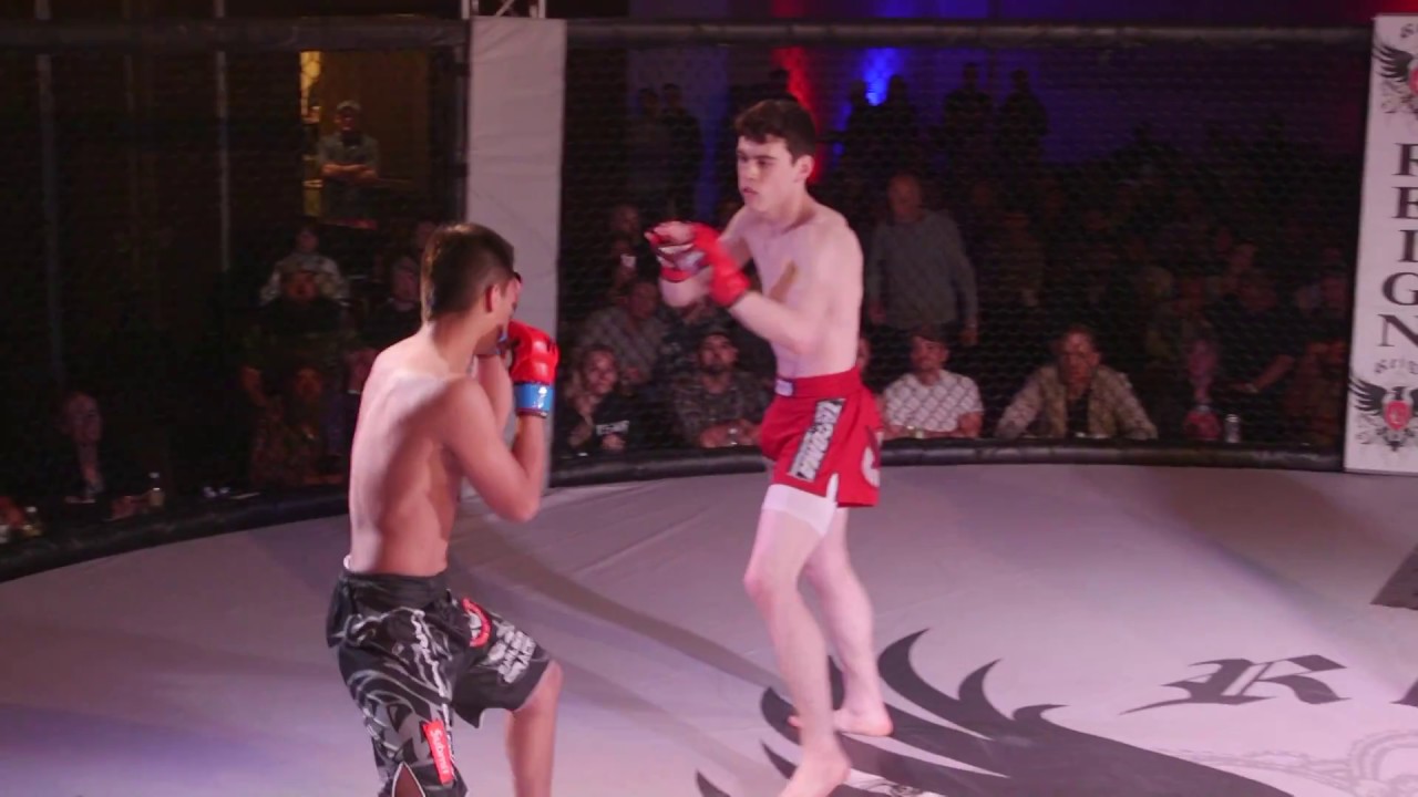 Erik Mendez VS Dakota Benson - YouTube