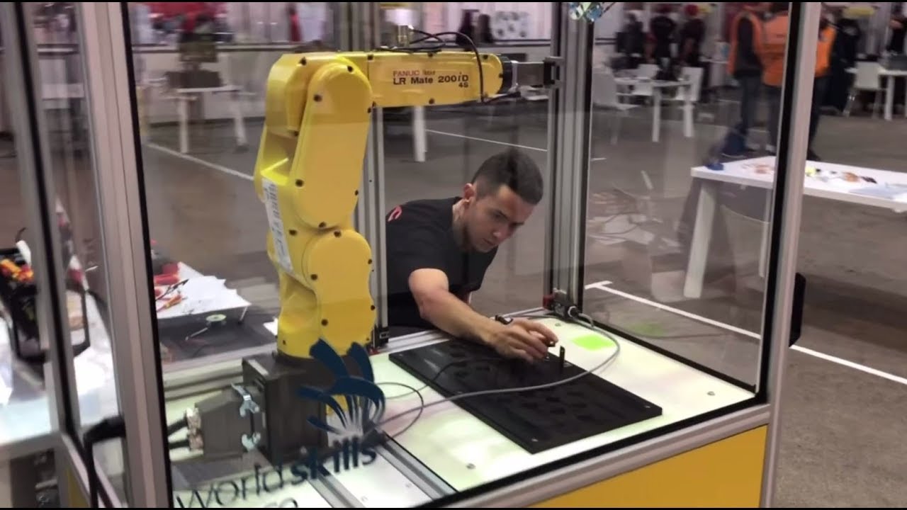 Worldskills France - 1st competition Robot System Integrator - YouTube