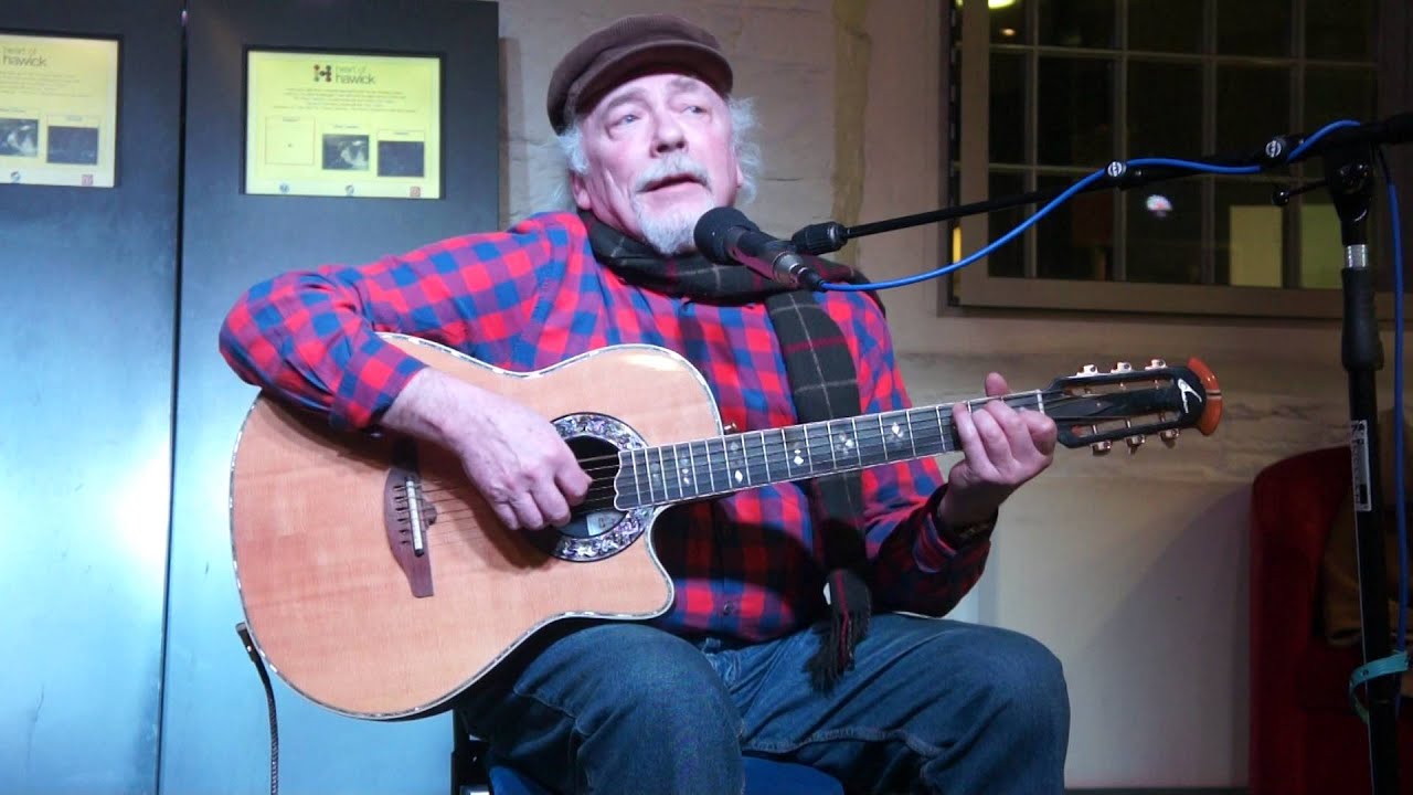 Andy Munro Playing at String Theory - YouTube