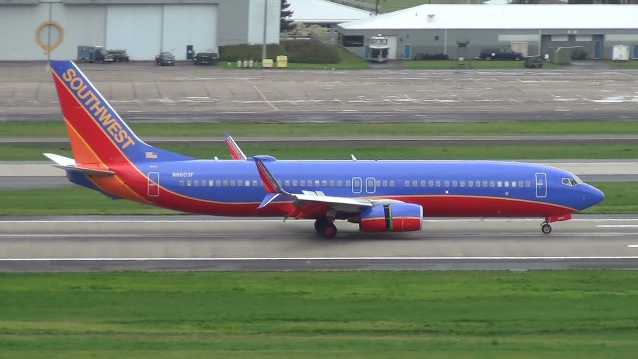 Buddy On Board: Southwest Airlines 737-800 [N8603F] Landing Portland ...