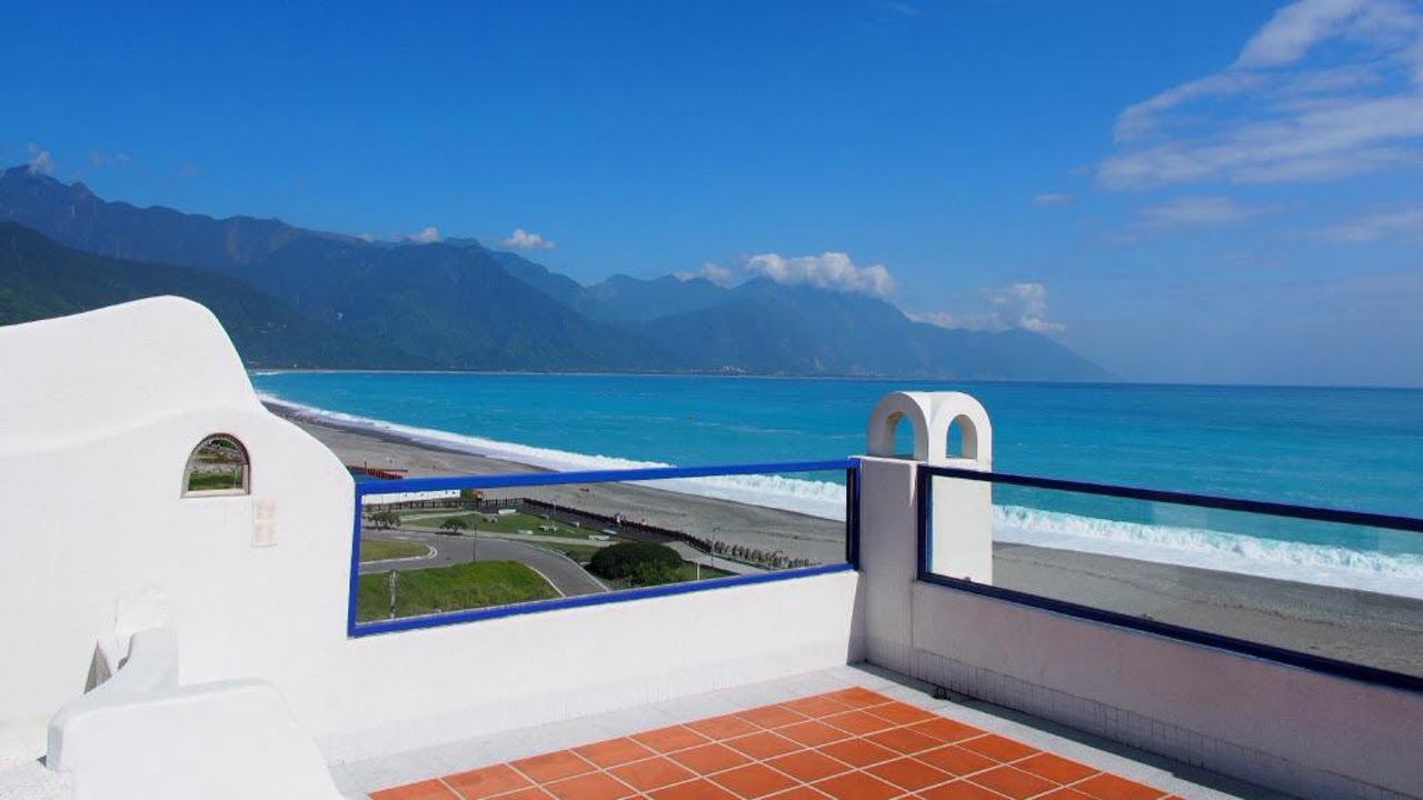 #ReviewHotel #Review Hotel Bayview - YouTube