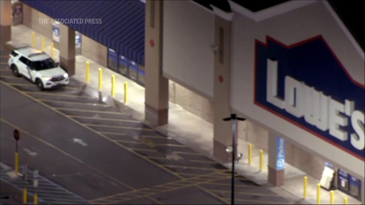 Philadelphia police: Crowds of teens ransacked stores - YouTube