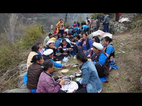 四川发现千年母系部落！人人爱吃陈年老猪肉，放70年后一口竟比茅台还贵