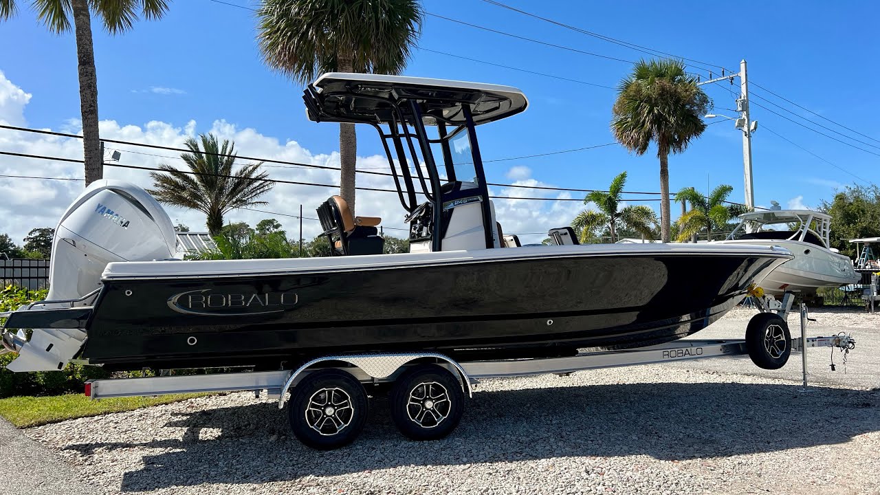 2024 Robalo 246 Cayman - YouTube