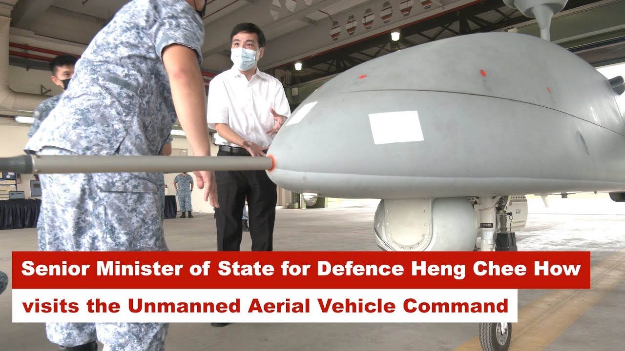 Senior Minister of State Mr Heng Chee How Visits UAV Command - YouTube