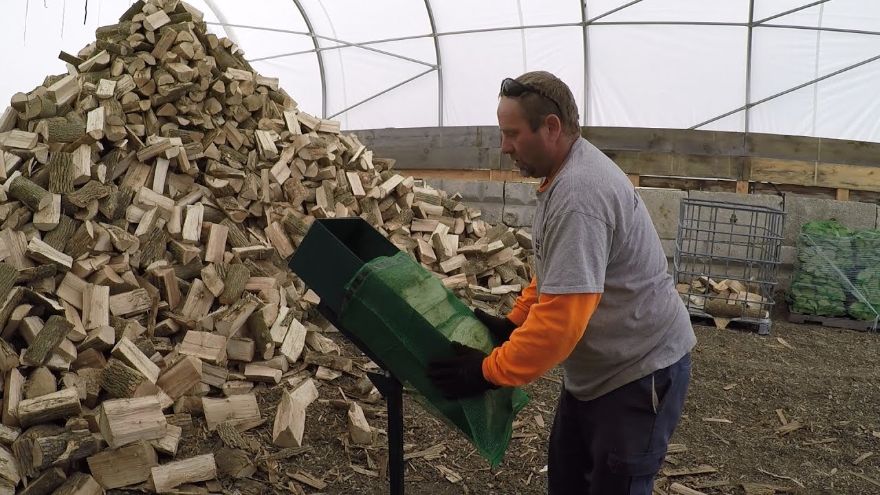 HOW WE BAG FIREWOOD - YouTube