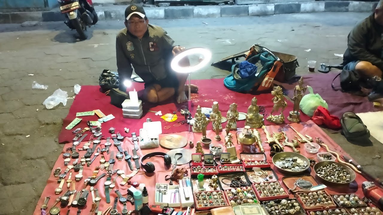 LAPAK BATU AKIK MURAH || PASAR KLITIKAN JOGJA - YouTube