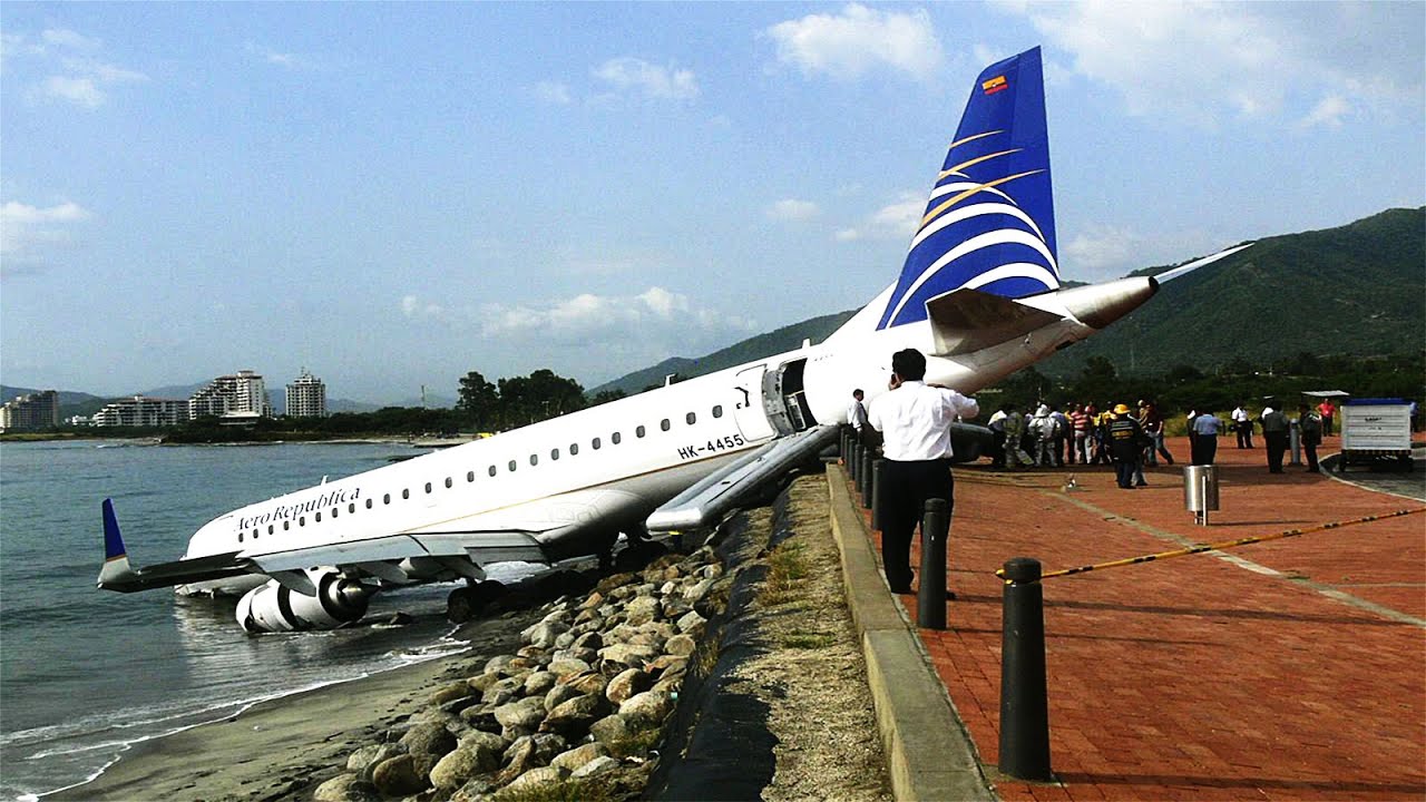 Most Dangerous Plane Crashes in the World | Airplane Crash - YouTube