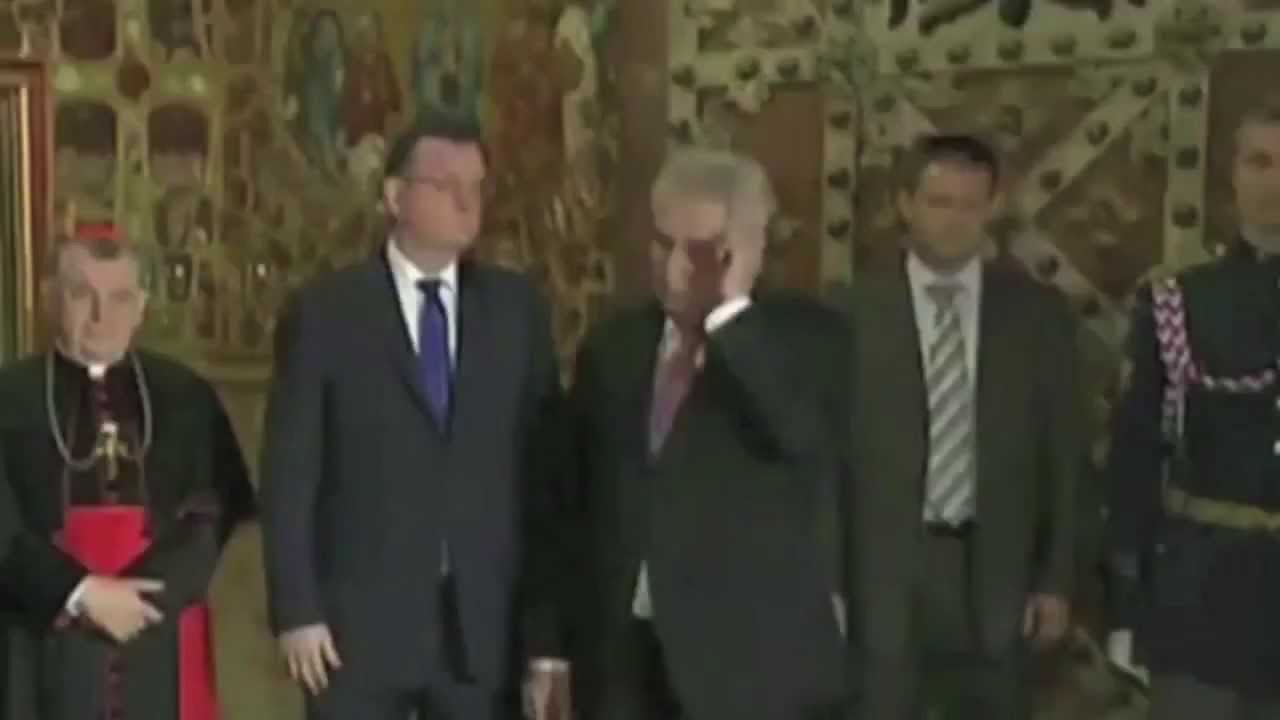 Opilý Miloš Zeman tomu nasadil opravdu korunu. - YouTube