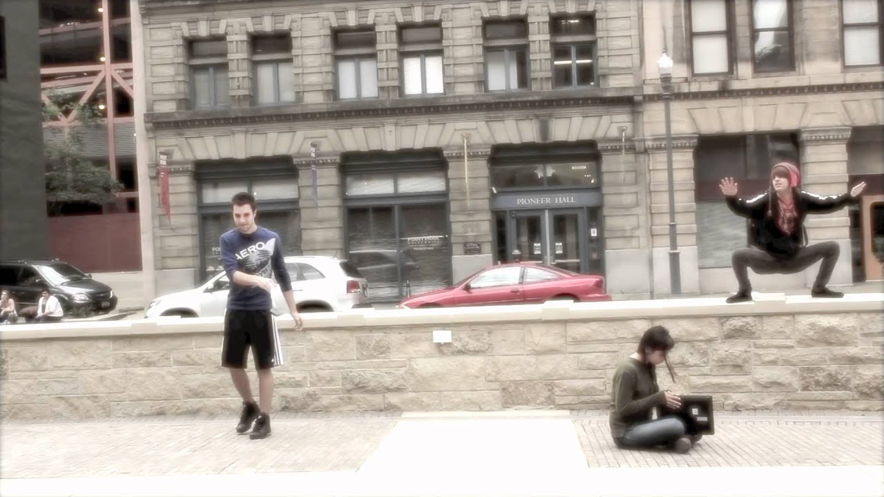 Vampire weekend, friday - YouTube