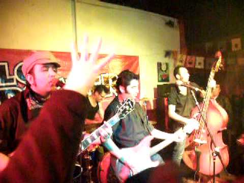 LOS ROCKERS - Anoche (BAR MESTIZO) - YouTube