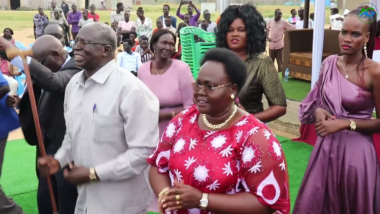 Part Two: Nyiir ke Paan Akol Atem at the Gift Presentation Makoy - YouTube