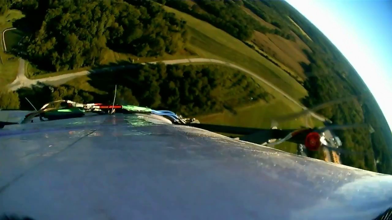 VTOL Tilt-Rotor Flying Wing - YouTube