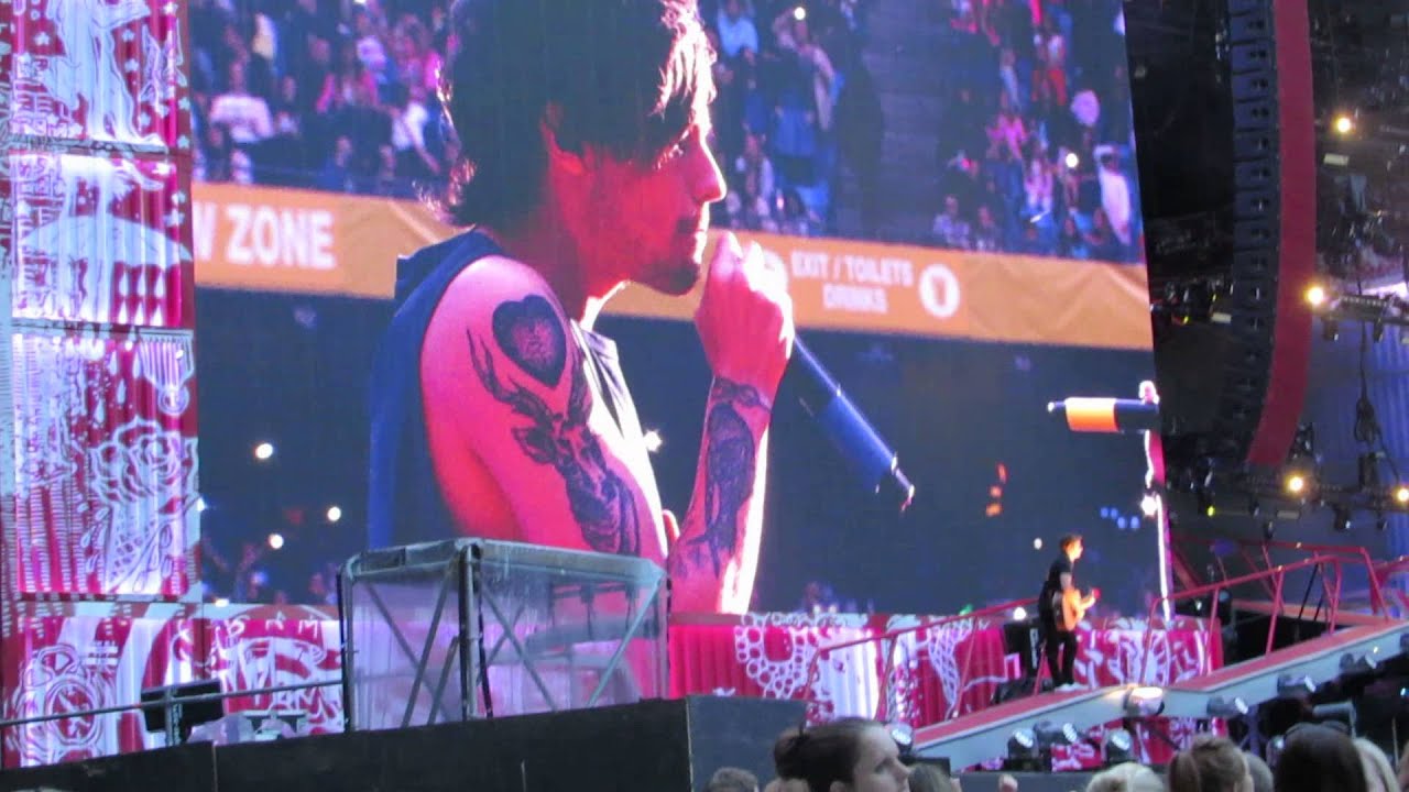 One Direction // Manchester // Moments // - YouTube