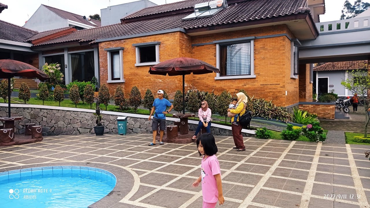 PERJALANAN KE LEMBANG BANDUNG VILLA OSMOND - YouTube
