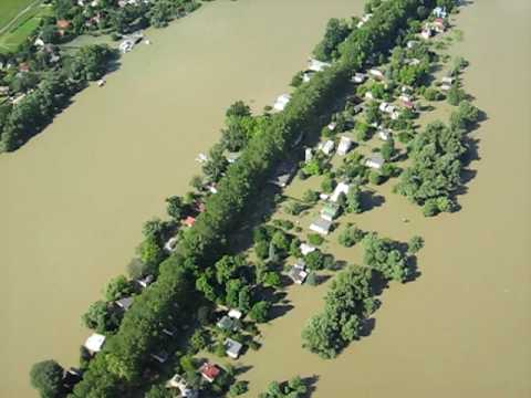 flood flooding Lupa island sziget Hungary árvíz - YouTube