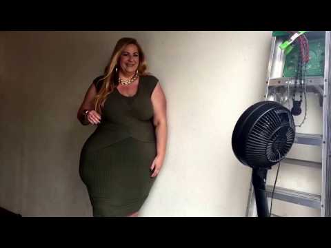 Behind the scenes of a photo shoot with Plus model Claudia Floraunce.