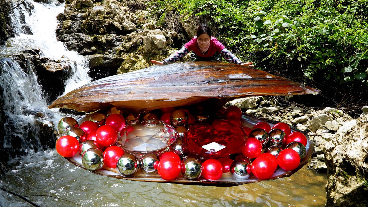 😱🎁Pry open the giant clam, filled with enchanting dazzling pearls ...