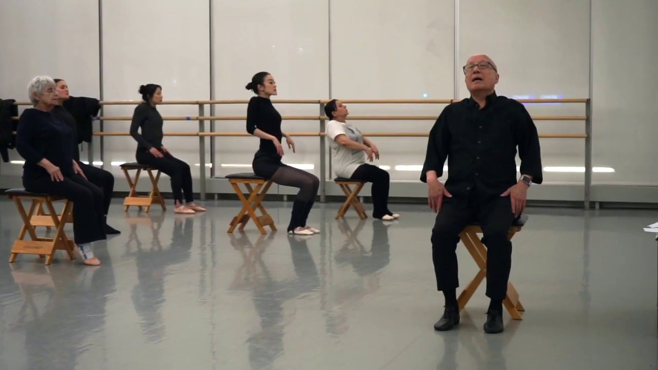 Finis Jhung Ballet Technique: Stretch your shoulders & neck - YouTube