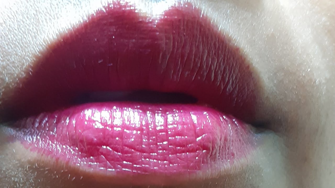 What's right way of apply lipistick, if it's spread out, Beautiful lips ...