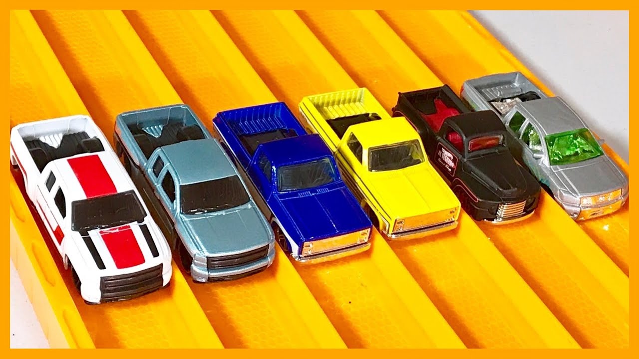 RACE: LOW RIDER TRUCKS Series 10, Race 2 - Hot Wheels - YouTube