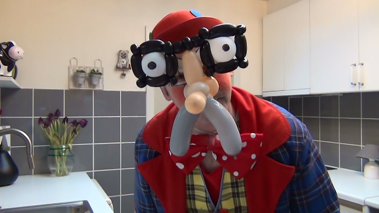 How to make a balloon mask - YouTube