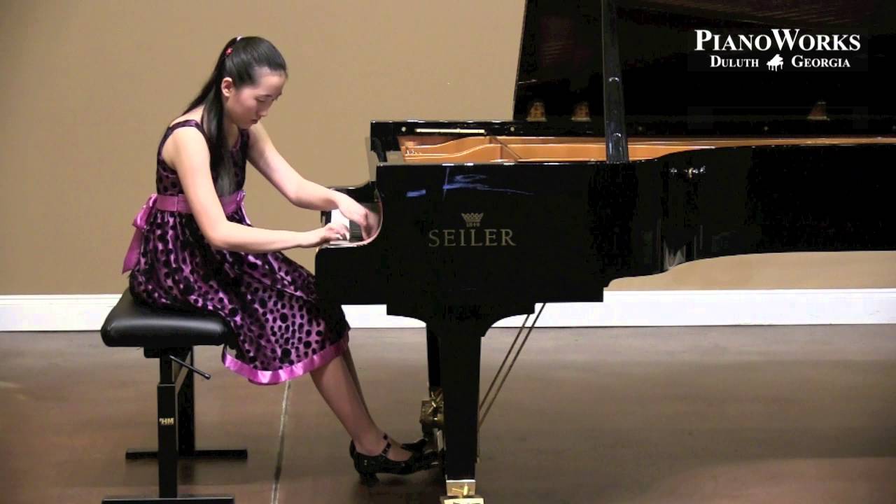 Sarah Lao | Liszt | Hungarian Rhapsody No. 11 - YouTube