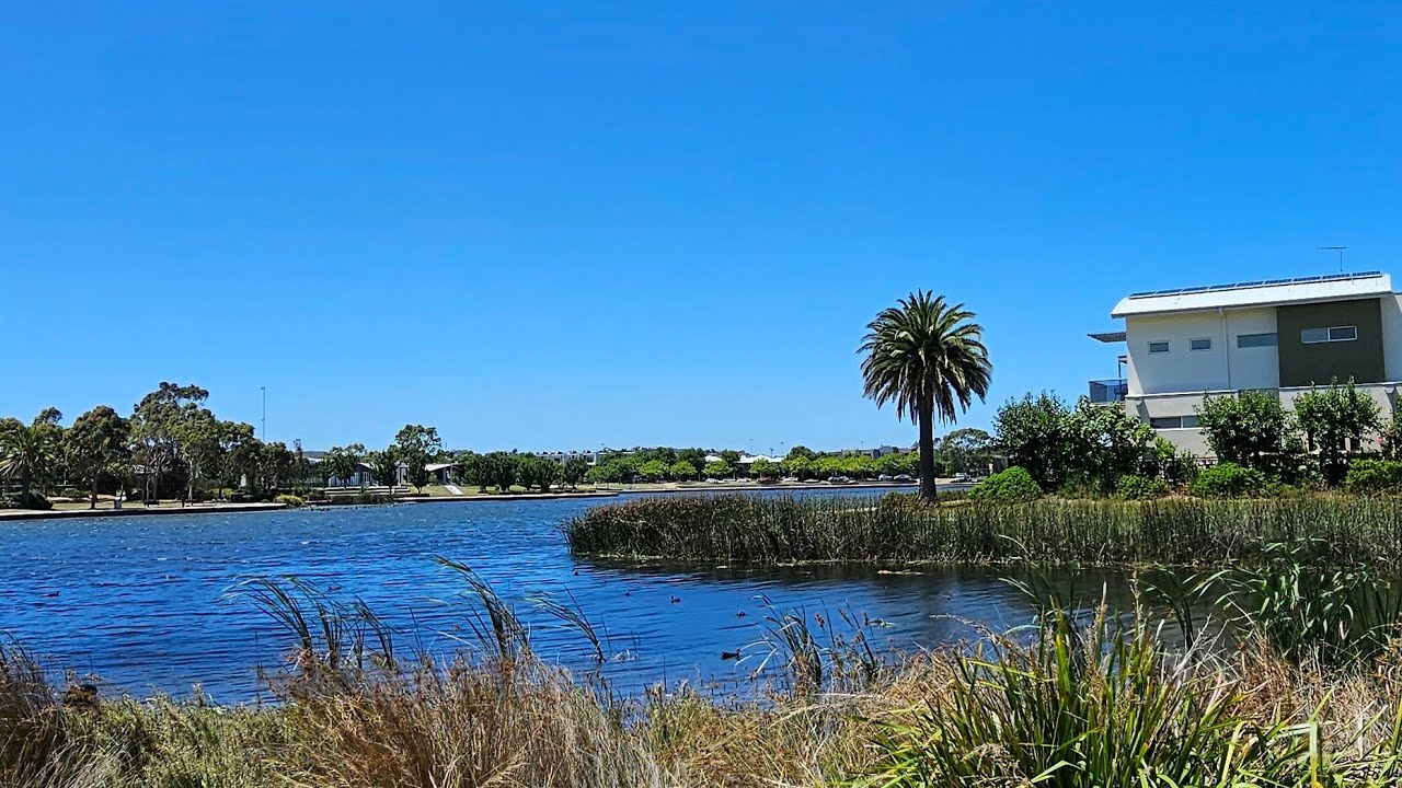 Walk around Lakeside Pakenham, Melbourne, Australia - YouTube