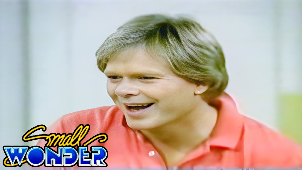 😍SMALL WONDER 2024😍Vicki Singing Telegram - YouTube