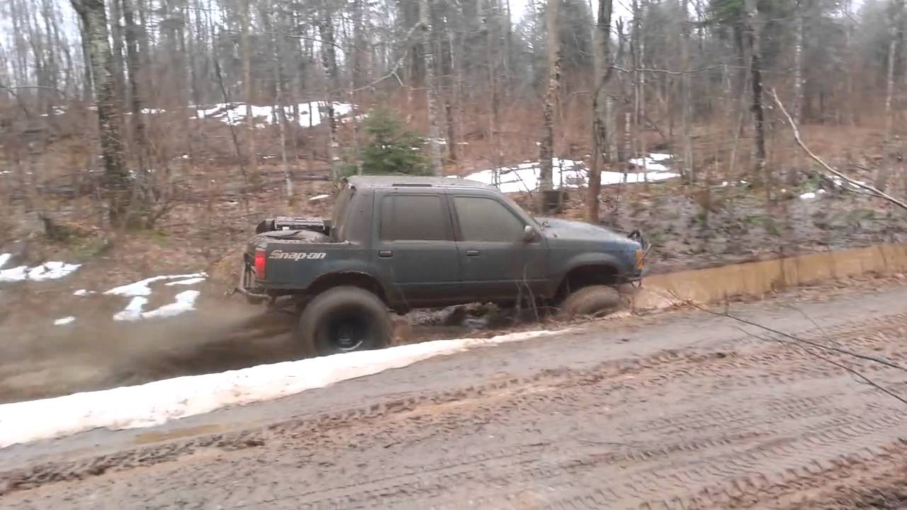 1993 SAS Ford Explorer messing around in 2wd - YouTube