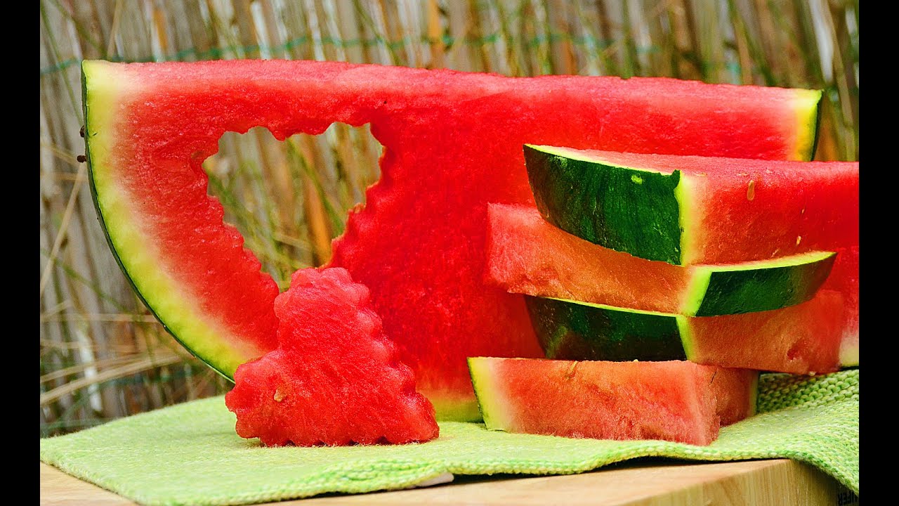 切西瓜 2种方法 两分钟就学会/watermelon cutting/2021/4K - YouTube