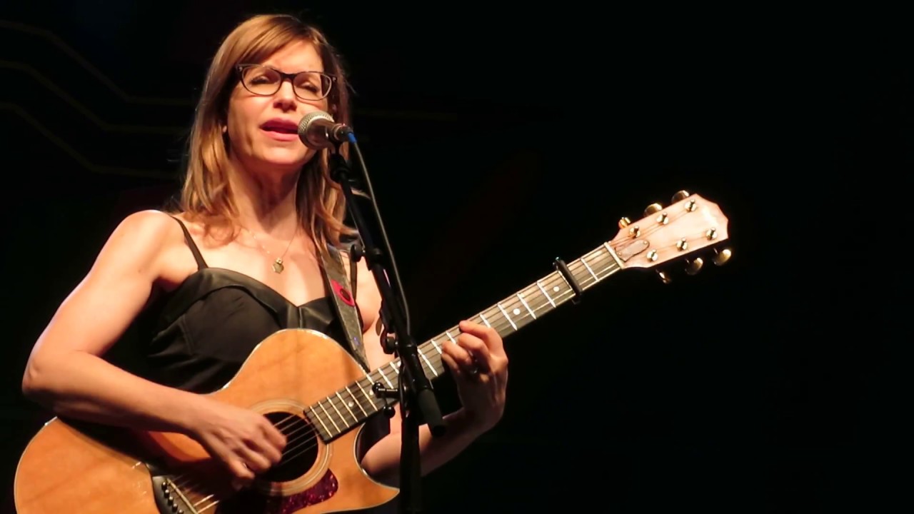 Lisa Loeb - The 90's live at the Gathering Place Tulsa OK 9/27/2018 ...