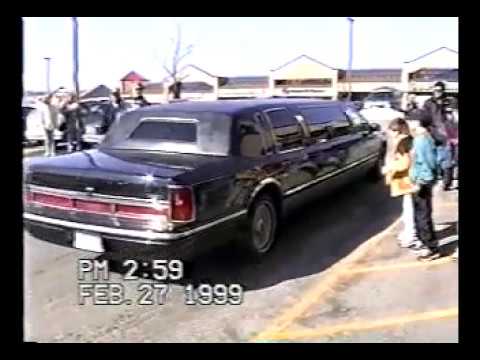 Triple H autograph signing (Feb 27 1999) - YouTube