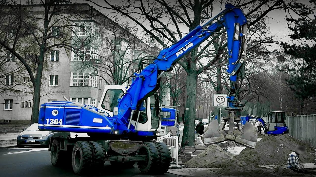 Atlas Bagger im Einsatz / Atlas Digger in Action - YouTube