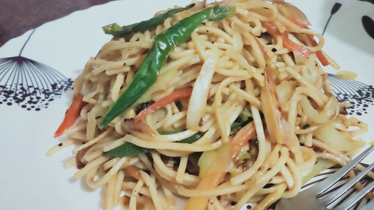 easy way to make chowmin - YouTube