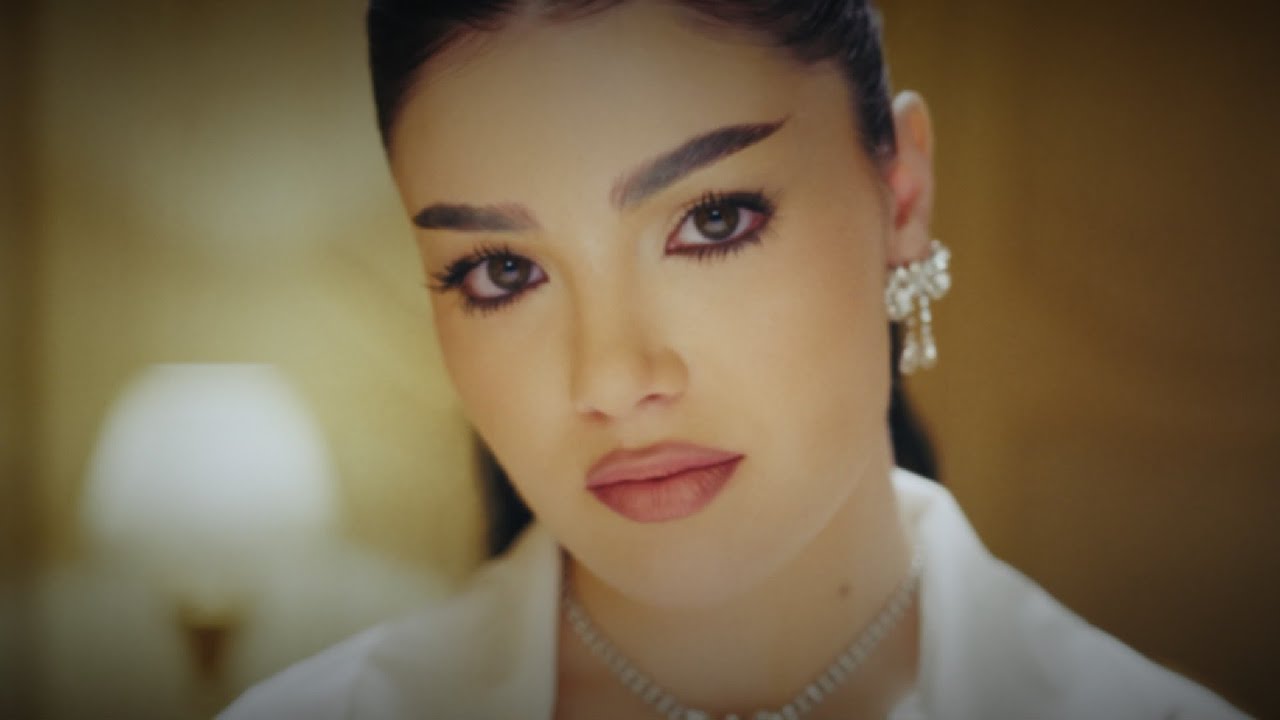 Andreea Oprea - Mai stai (Remix) - YouTube